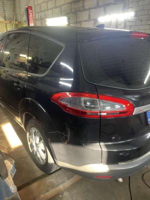 Black Ford S-Max 2013 in Kaunas, with an engine capacity of 2.00 L and mileage of 335 thousand km for 3000 €, photo 4 on AUTOMOTO.COM.LV