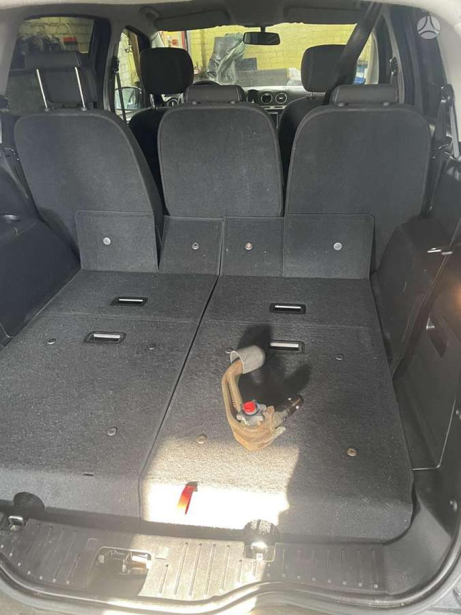 Black Ford S-Max 2013 in Kaunas, with an engine capacity of 2.00 L and mileage of 335 thousand km for 3000 €, photo 6 on AUTOMOTO.COM.LV