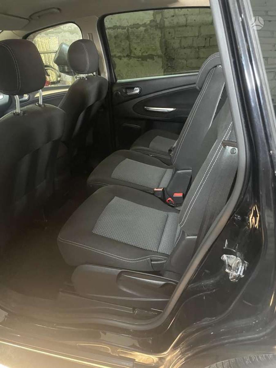 Black Ford S-Max 2013 in Kaunas, with an engine capacity of 2.00 L and mileage of 335 thousand km for 3000 €, photo 8 on AUTOMOTO.COM.LV