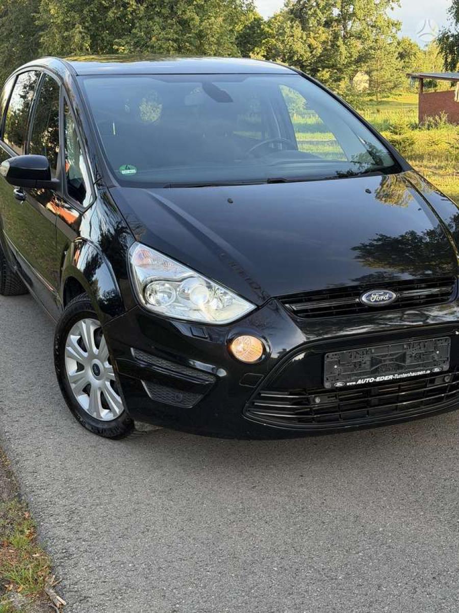 Black Ford S-Max 2013 in Birstonas, with an engine capacity of 2.00 L and mileage of 272 thousand km for 4250 €, photo 5 on AUTOMOTO.COM.LV