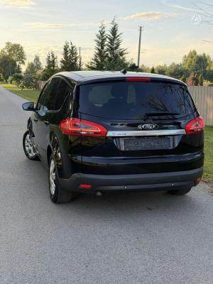 Black Ford S-Max 2013 in Birstonas, with an engine capacity of 2.00 L and mileage of 272 thousand km for 4250 €, photo 7 on AUTOMOTO.COM.LV