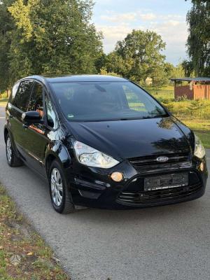 Black Ford S-Max 2013 in Birstonas, with an engine capacity of 2.00 L and mileage of 272 thousand km for 4250 €, photo 12 on AUTOMOTO.COM.LV
