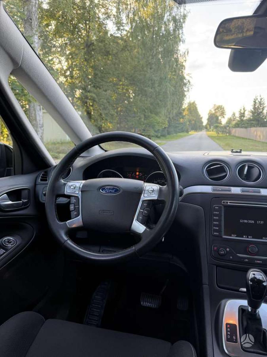 Black Ford S-Max 2013 in Birstonas, with an engine capacity of 2.00 L and mileage of 272 thousand km for 4250 €, photo 17 on AUTOMOTO.COM.LV