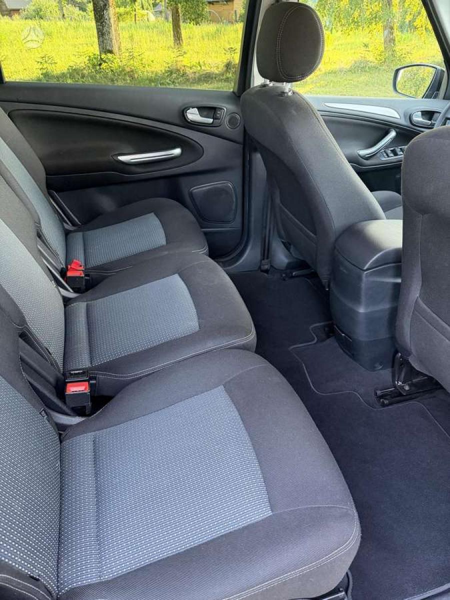 Black Ford S-Max 2013 in Birstonas, with an engine capacity of 2.00 L and mileage of 272 thousand km for 4250 €, photo 24 on AUTOMOTO.COM.LV
