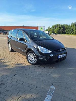 Black Ford S-Max 2013 in Silute, with an engine capacity of 2.00 L and mileage of 267 thousand km for 4650 €, photo 3 on AUTOMOTO.COM.LV