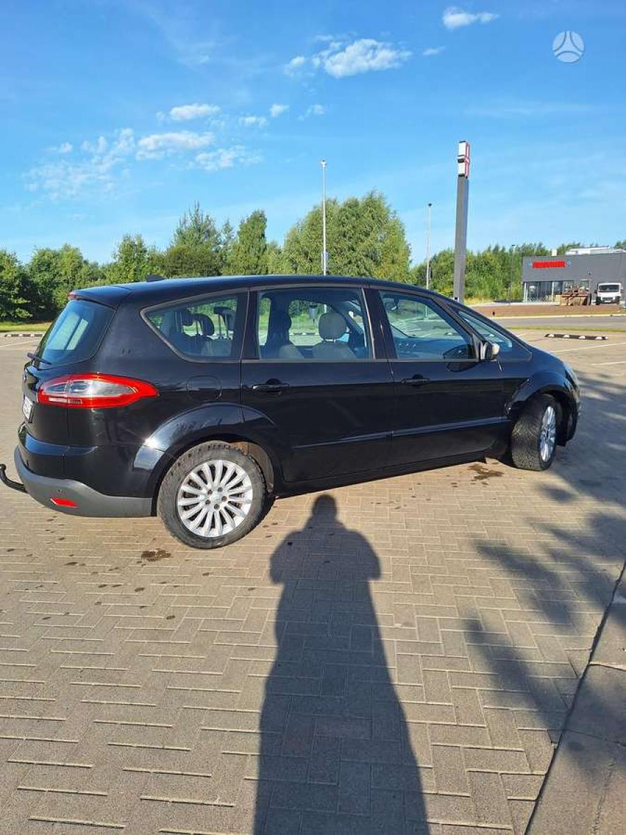 Black Ford S-Max 2013 in Silute, with an engine capacity of 2.00 L and mileage of 267 thousand km for 4650 €, photo 4 on AUTOMOTO.COM.LV