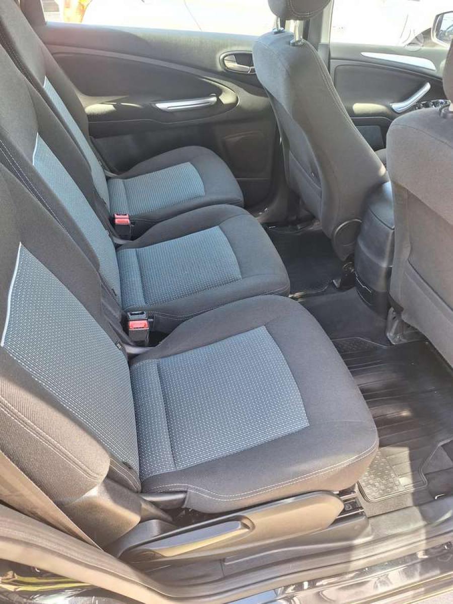 Black Ford S-Max 2013 in Silute, with an engine capacity of 2.00 L and mileage of 267 thousand km for 4650 €, photo 10 on AUTOMOTO.COM.LV