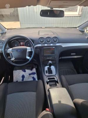 Black Ford S-Max 2013 in Silute, with an engine capacity of 2.00 L and mileage of 267 thousand km for 4650 €, photo 11 on AUTOMOTO.COM.LV