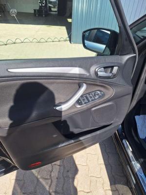 Black Ford S-Max 2013 in Silute, with an engine capacity of 2.00 L and mileage of 267 thousand km for 4650 €, photo 16 on AUTOMOTO.COM.LV