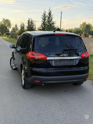 Black Ford S-Max 2013 in Birstonas, with an engine capacity of 2.00 L and mileage of 272 thousand km for 4250 €, photo 7 on AUTOMOTO.COM.LV