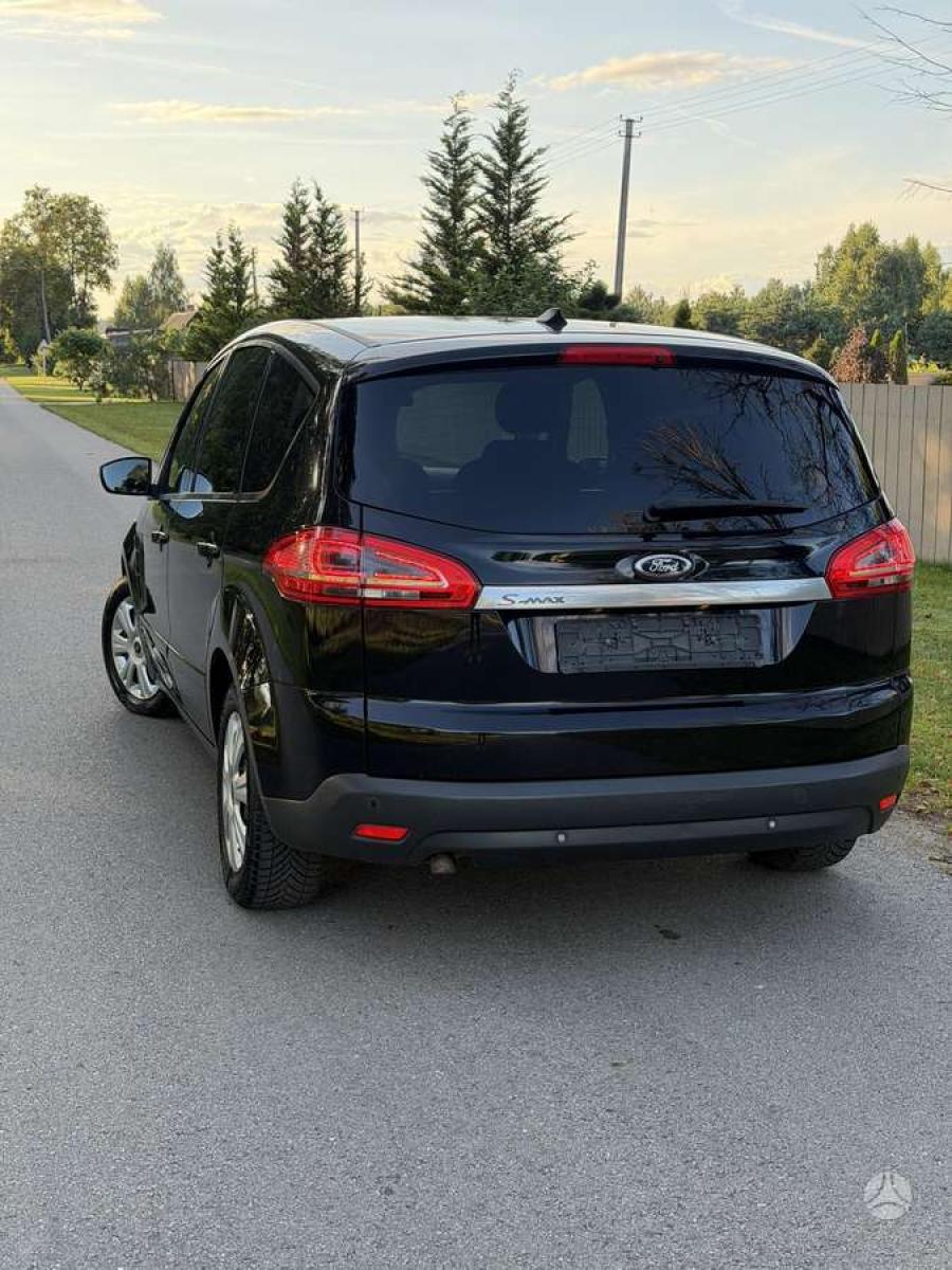 Black Ford S-Max 2013 in Birstonas, with an engine capacity of 2.00 L and mileage of 272 thousand km for 4250 €, photo 7 on AUTOMOTO.COM.LV