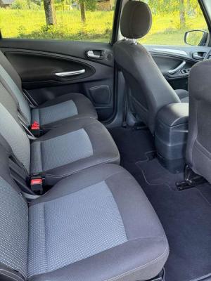 Black Ford S-Max 2013 in Birstonas, with an engine capacity of 2.00 L and mileage of 272 thousand km for 4250 €, photo 24 on AUTOMOTO.COM.LV