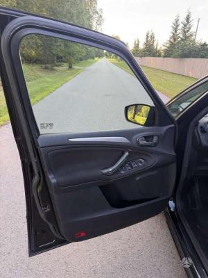 Black Ford S-Max 2013 in Birstonas, with an engine capacity of 2.00 L and mileage of 272 thousand km for 4250 €, photo 31 on AUTOMOTO.COM.LV