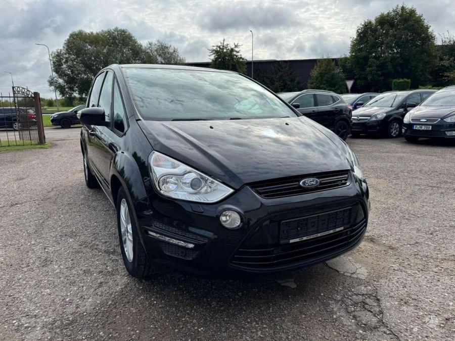 Black Ford S-Max 2013 in Jurbarkas, with an engine capacity of 2.00 L and mileage of 245 thousand km for 5450 €, photo 4 on AUTOMOTO.COM.LV
