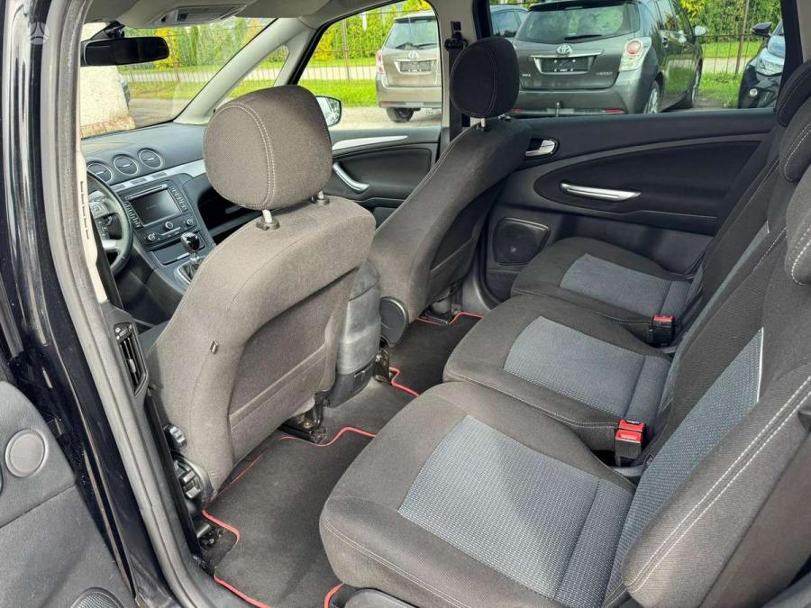 Black Ford S-Max 2013 in Jurbarkas, with an engine capacity of 2.00 L and mileage of 245 thousand km for 5450 €, photo 8 on AUTOMOTO.COM.LV