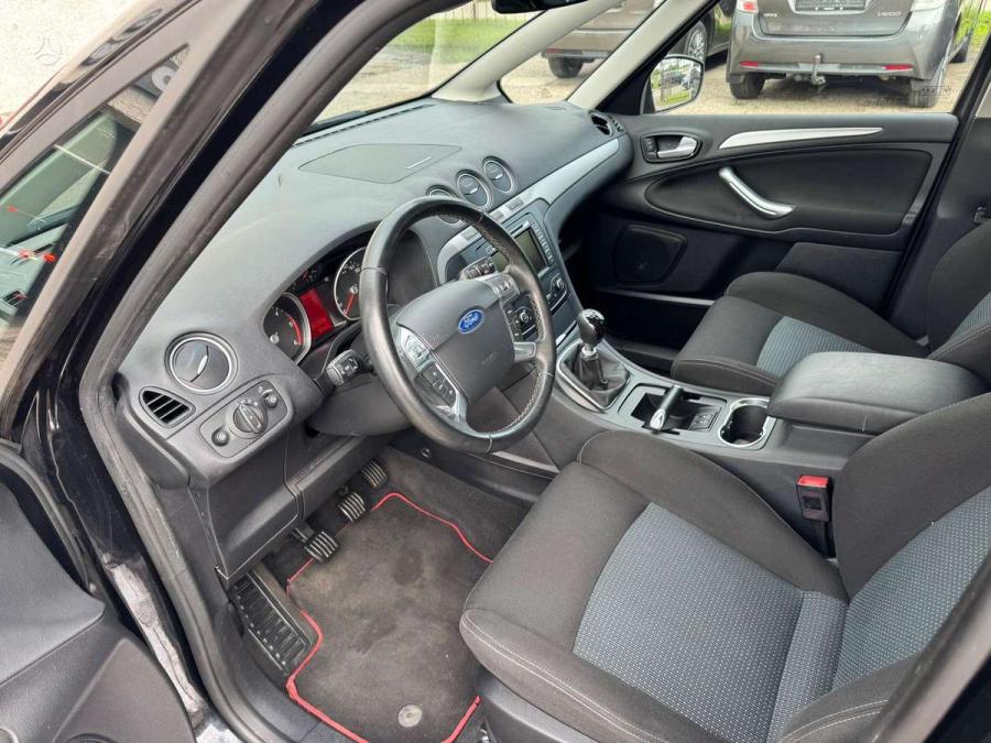 Black Ford S-Max 2013 in Jurbarkas, with an engine capacity of 2.00 L and mileage of 245 thousand km for 5450 €, photo 9 on AUTOMOTO.COM.LV
