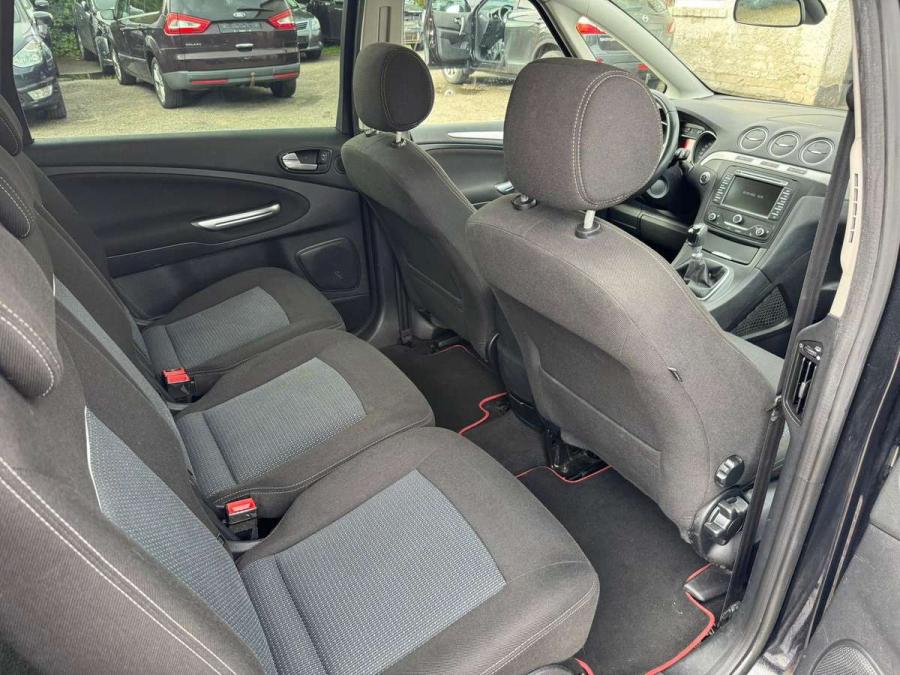 Black Ford S-Max 2013 in Jurbarkas, with an engine capacity of 2.00 L and mileage of 245 thousand km for 5450 €, photo 15 on AUTOMOTO.COM.LV