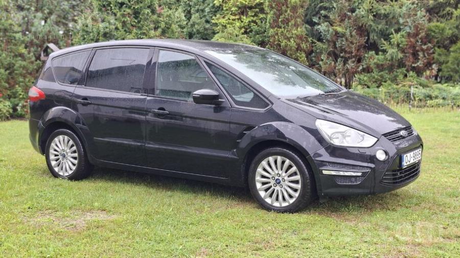Black Ford S-Max 2013 in Riga, with an engine capacity of 2.00 L and mileage of 254 thousand km for 4999 €, photo 3 on AUTOMOTO.COM.LV