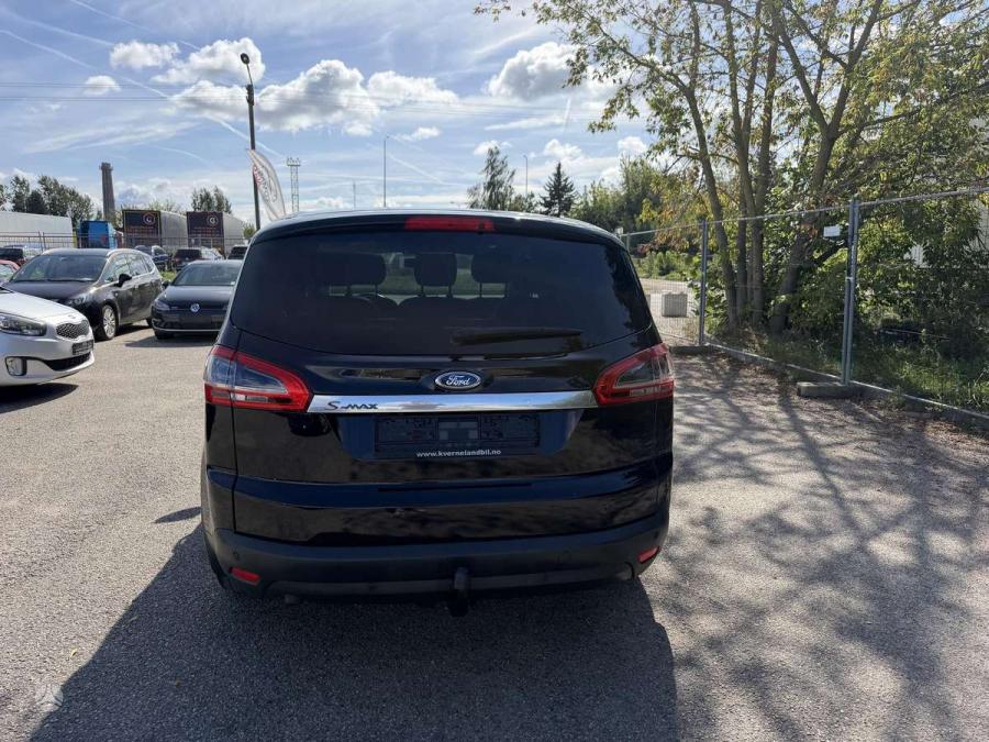 Black Ford S-Max 2013 in Marijampole, with an engine capacity of 2.00 L and mileage of 249 thousand km for 4350 €, photo 8 on AUTOMOTO.COM.LV