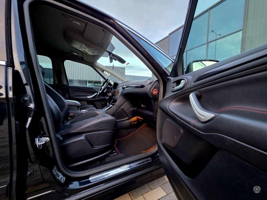 Black Ford S-Max 2013 in Siauliai, with an engine capacity of 2.20 L and mileage of 189 thousand km for 5650 €, photo 15 on AUTOMOTO.COM.LV