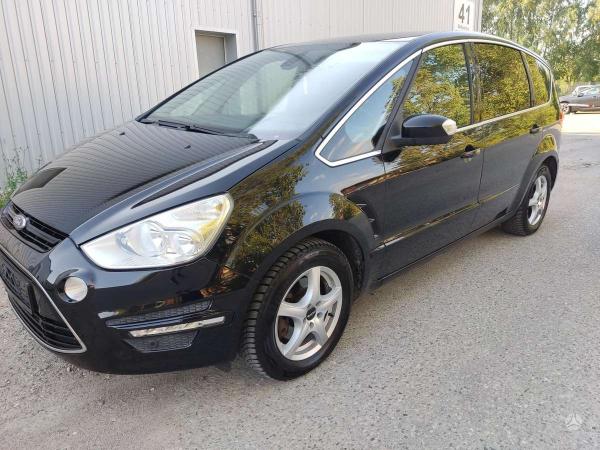 Black Ford S-Max 2013 in Ukmerge, with an engine capacity of 2.00 L and mileage of 224 thousand km for 5200 €, photo 4 on AUTOMOTO.COM.LV