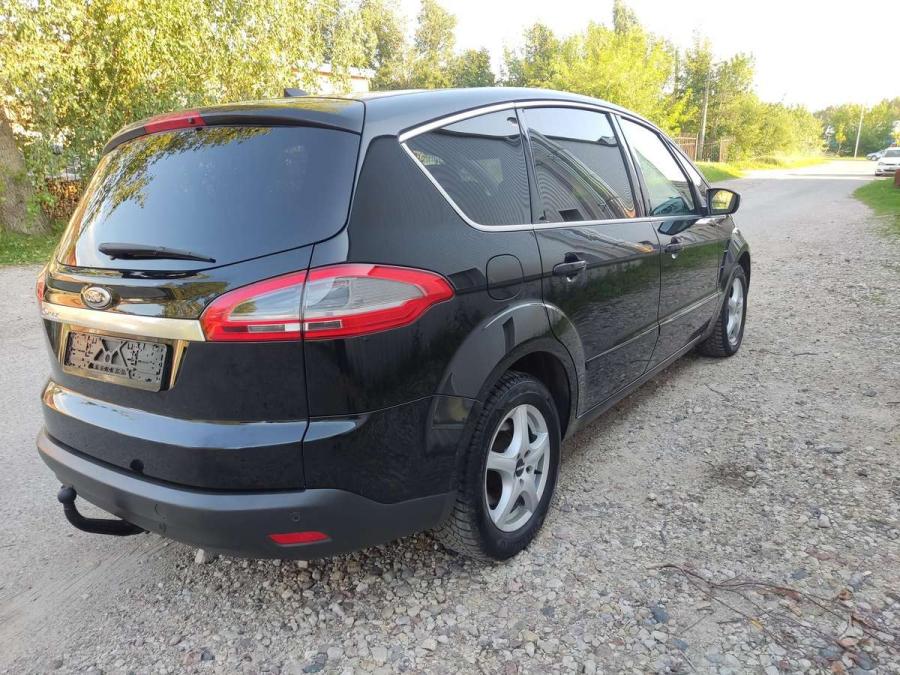 Black Ford S-Max 2013 in Ukmerge, with an engine capacity of 2.00 L and mileage of 224 thousand km for 5200 €, photo 5 on AUTOMOTO.COM.LV