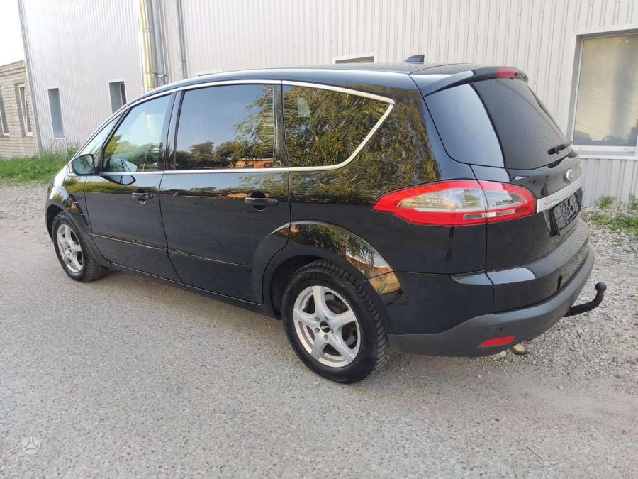 Black Ford S-Max 2013 in Ukmerge, with an engine capacity of 2.00 L and mileage of 224 thousand km for 5200 €, photo 6 on AUTOMOTO.COM.LV