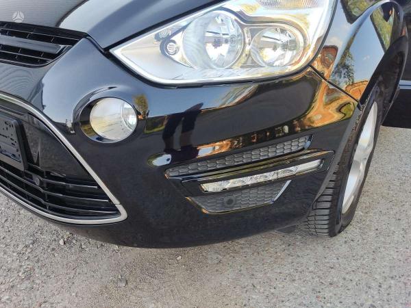 Black Ford S-Max 2013 in Ukmerge, with an engine capacity of 2.00 L and mileage of 224 thousand km for 5200 €, photo 8 on AUTOMOTO.COM.LV