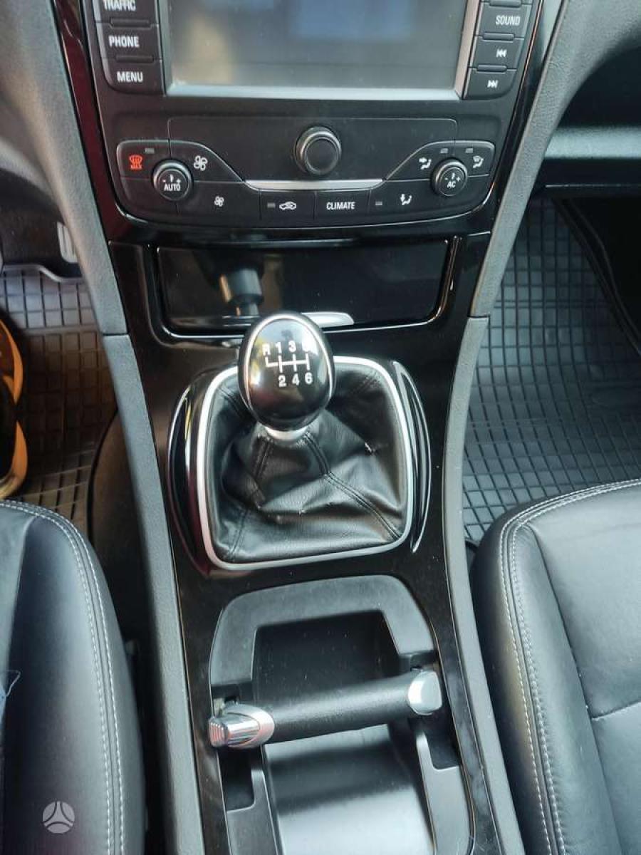 Black Ford S-Max 2013 in Ukmerge, with an engine capacity of 2.00 L and mileage of 224 thousand km for 5200 €, photo 9 on AUTOMOTO.COM.LV