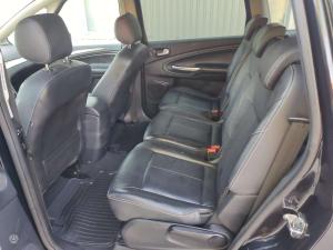 Black Ford S-Max 2013 in Ukmerge, with an engine capacity of 2.00 L and mileage of 224 thousand km for 5200 €, photo 15 on AUTOMOTO.COM.LV