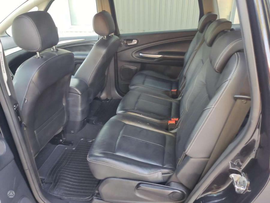 Black Ford S-Max 2013 in Ukmerge, with an engine capacity of 2.00 L and mileage of 224 thousand km for 5200 €, photo 15 on AUTOMOTO.COM.LV