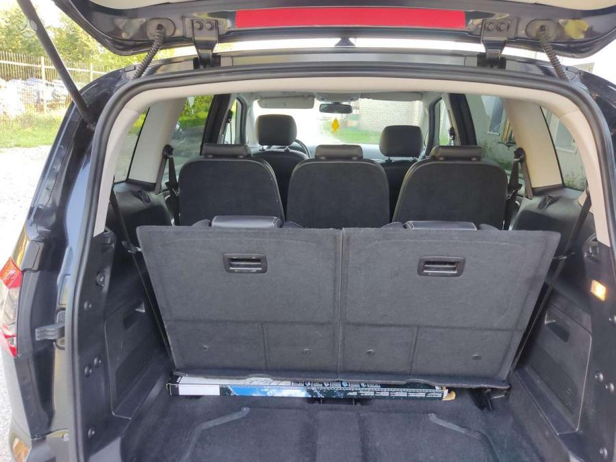 Black Ford S-Max 2013 in Ukmerge, with an engine capacity of 2.00 L and mileage of 224 thousand km for 5200 €, photo 16 on AUTOMOTO.COM.LV