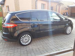 Black Ford S-Max 2013 in Siauliai, with an engine capacity of 2.00 L and mileage of 250 thousand km for 4700 €, photo 6 on AUTOMOTO.COM.LV