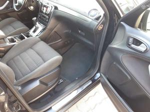Black Ford S-Max 2013 in Siauliai, with an engine capacity of 2.00 L and mileage of 250 thousand km for 4700 €, photo 9 on AUTOMOTO.COM.LV