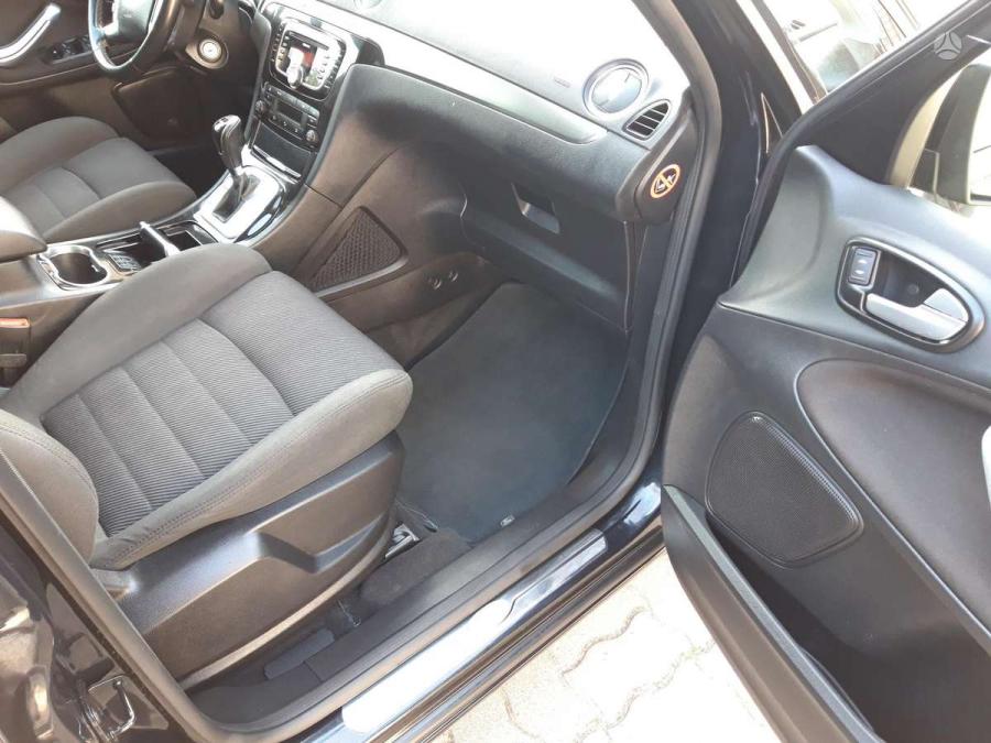 Black Ford S-Max 2013 in Siauliai, with an engine capacity of 2.00 L and mileage of 250 thousand km for 4700 €, photo 9 on AUTOMOTO.COM.LV