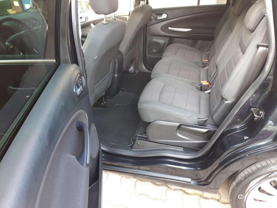 Black Ford S-Max 2013 in Siauliai, with an engine capacity of 2.00 L and mileage of 250 thousand km for 4700 €, photo 12 on AUTOMOTO.COM.LV