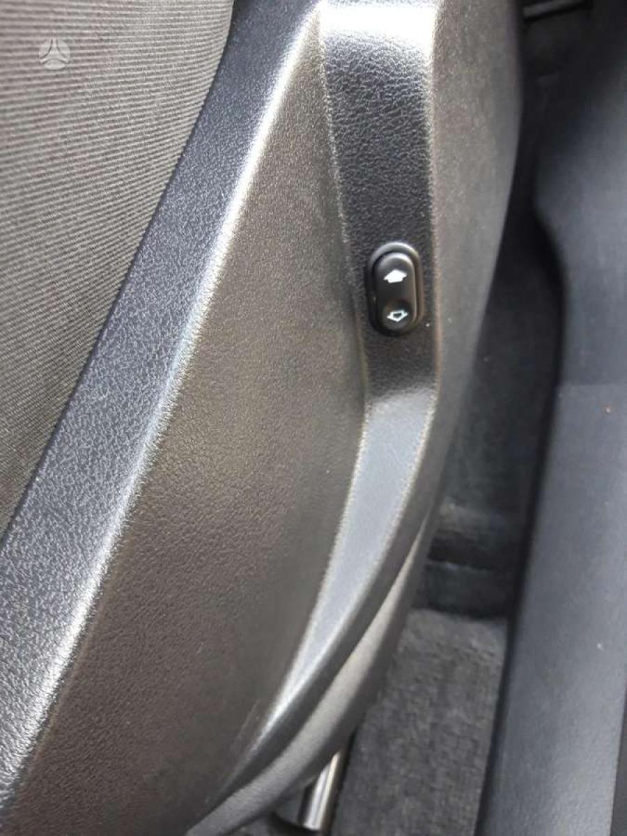 Black Ford S-Max 2013 in Siauliai, with an engine capacity of 2.00 L and mileage of 250 thousand km for 4700 €, photo 16 on AUTOMOTO.COM.LV