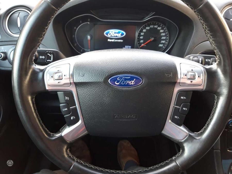 Black Ford S-Max 2013 in Siauliai, with an engine capacity of 2.00 L and mileage of 250 thousand km for 4700 €, photo 19 on AUTOMOTO.COM.LV