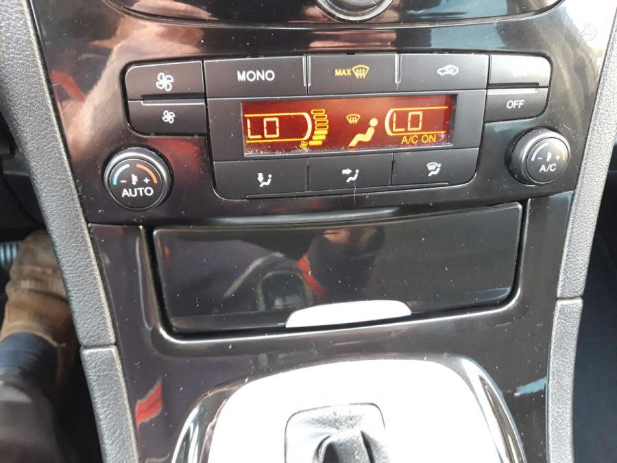 Black Ford S-Max 2013 in Siauliai, with an engine capacity of 2.00 L and mileage of 250 thousand km for 4700 €, photo 22 on AUTOMOTO.COM.LV