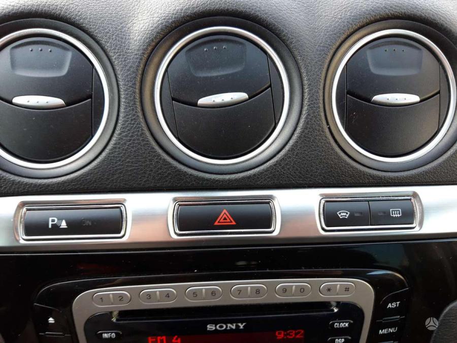 Black Ford S-Max 2013 in Siauliai, with an engine capacity of 2.00 L and mileage of 250 thousand km for 4700 €, photo 24 on AUTOMOTO.COM.LV