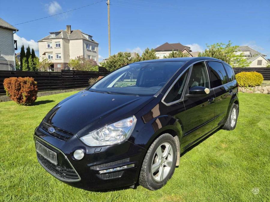 Black Ford S-Max 2013 in Telschi, with an engine capacity of 2.00 L and mileage of 226 thousand km for 4600 €, photo 1 on AUTOMOTO.COM.LV