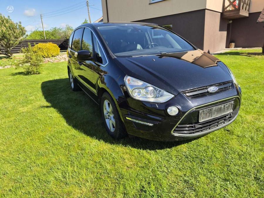 Black Ford S-Max 2013 in Telschi, with an engine capacity of 2.00 L and mileage of 226 thousand km for 4600 €, photo 3 on AUTOMOTO.COM.LV