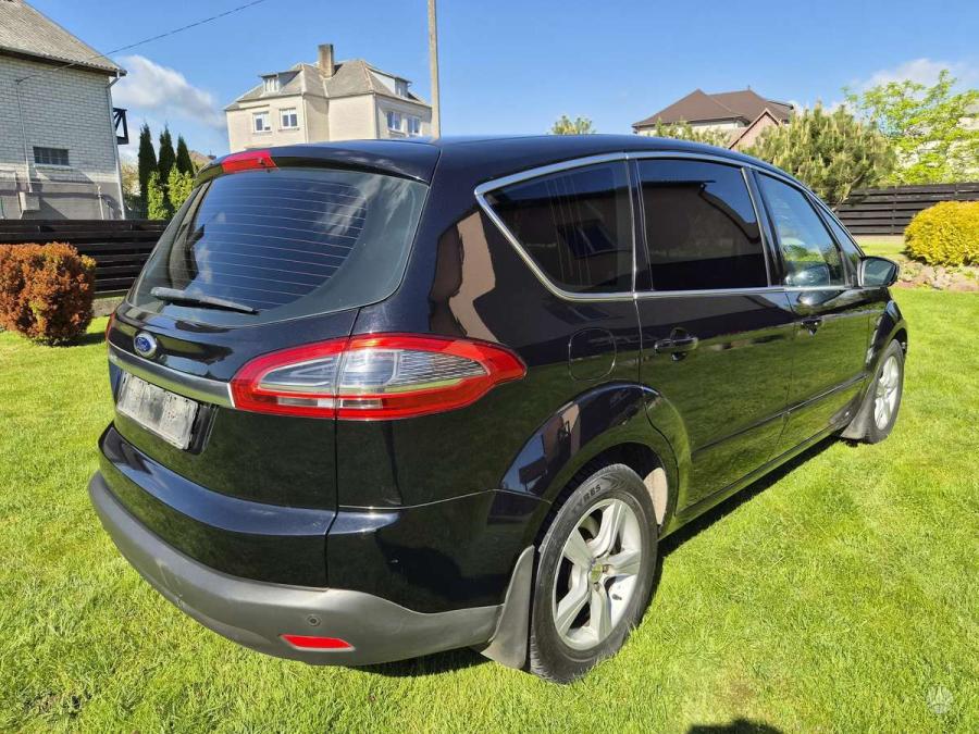 Black Ford S-Max 2013 in Telschi, with an engine capacity of 2.00 L and mileage of 226 thousand km for 4600 €, photo 5 on AUTOMOTO.COM.LV