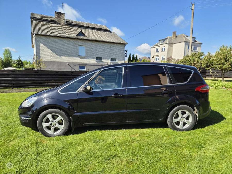 Black Ford S-Max 2013 in Telschi, with an engine capacity of 2.00 L and mileage of 226 thousand km for 4600 €, photo 8 on AUTOMOTO.COM.LV