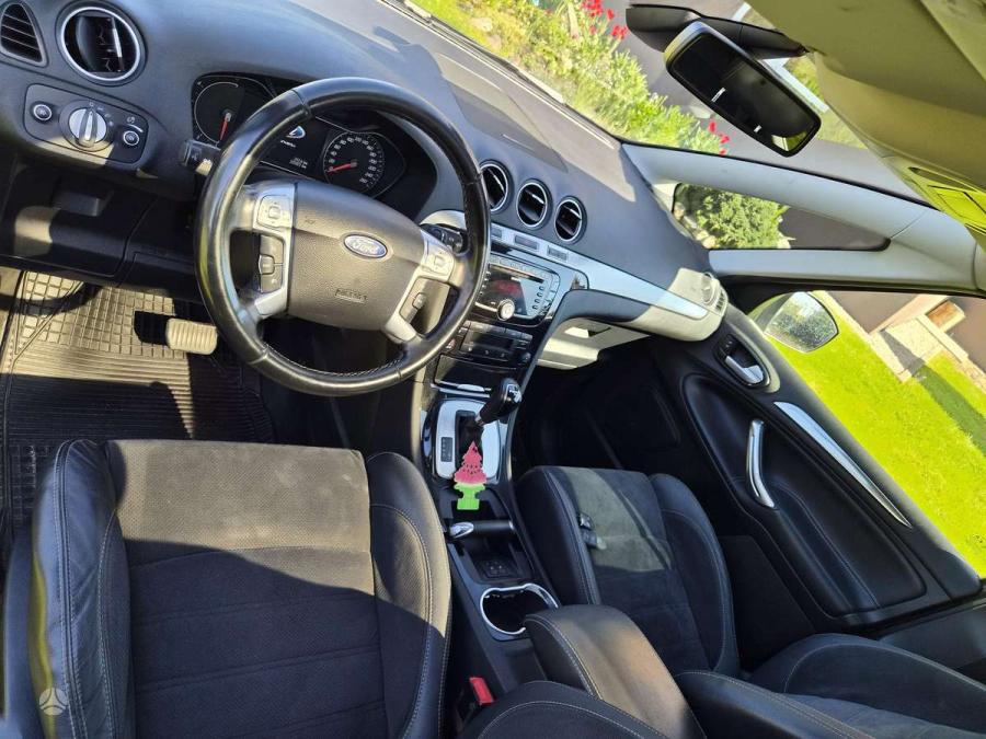 Black Ford S-Max 2013 in Telschi, with an engine capacity of 2.00 L and mileage of 226 thousand km for 4600 €, photo 13 on AUTOMOTO.COM.LV