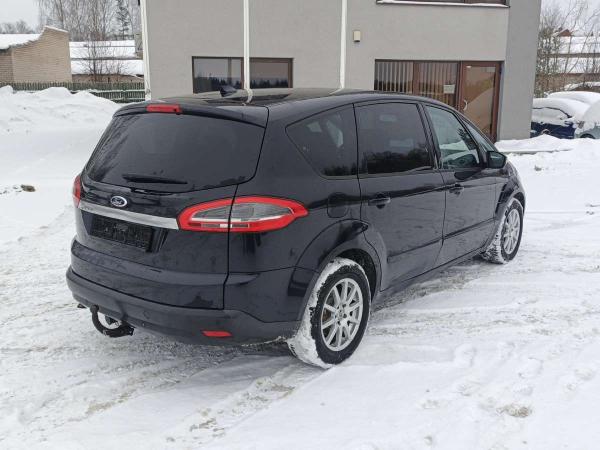 Black Ford S-Max 2014 in Utena, with an engine capacity of 2.00 L and mileage of 297 thousand km for 5300 €, photo 3 on AUTOMOTO.COM.LV