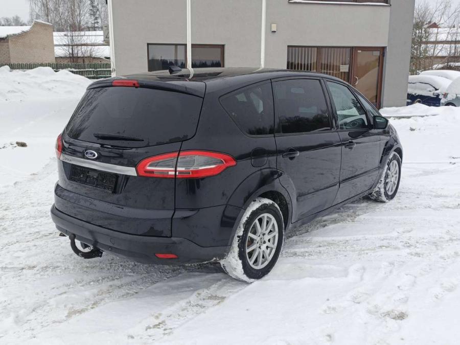 Black Ford S-Max 2014 in Utena, with an engine capacity of 2.00 L and mileage of 297 thousand km for 5300 €, photo 3 on AUTOMOTO.COM.LV