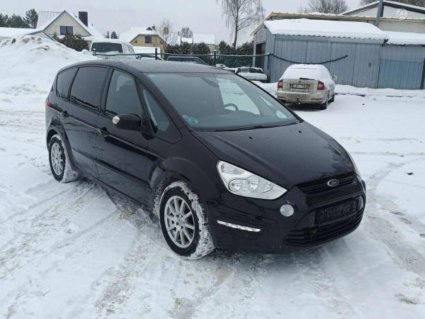 Black Ford S-Max 2014 in Utena, with an engine capacity of 2.00 L and mileage of 297 thousand km for 5300 €, photo 4 on AUTOMOTO.COM.LV