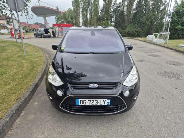 Black Ford S-Max 2014 in Taurage, with an engine capacity of 2.00 L and mileage of 304 thousand km for 5900 €, photo 2 on AUTOMOTO.COM.LV