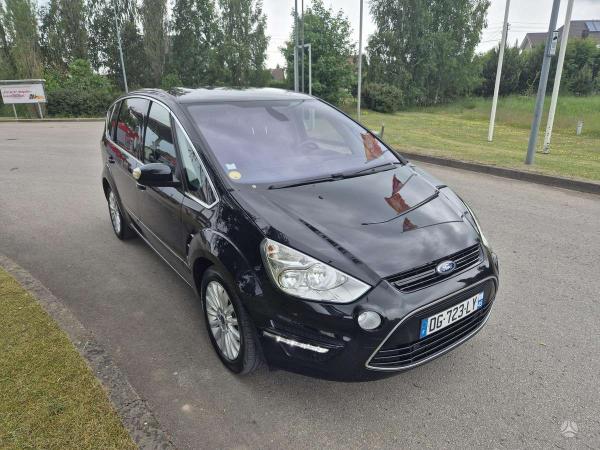 Black Ford S-Max 2014 in Taurage, with an engine capacity of 2.00 L and mileage of 304 thousand km for 5900 €, photo 3 on AUTOMOTO.COM.LV